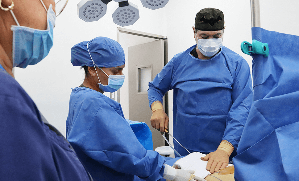 Plastic Surgery Clinic 30+ Years of Medical Excellence - Amazing Body